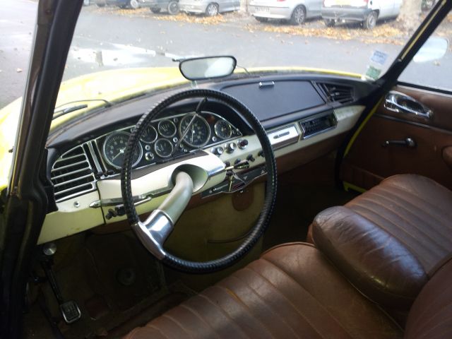 intérieur DS 19 de 67 - autodejavel.fr et sa section stud'jewels